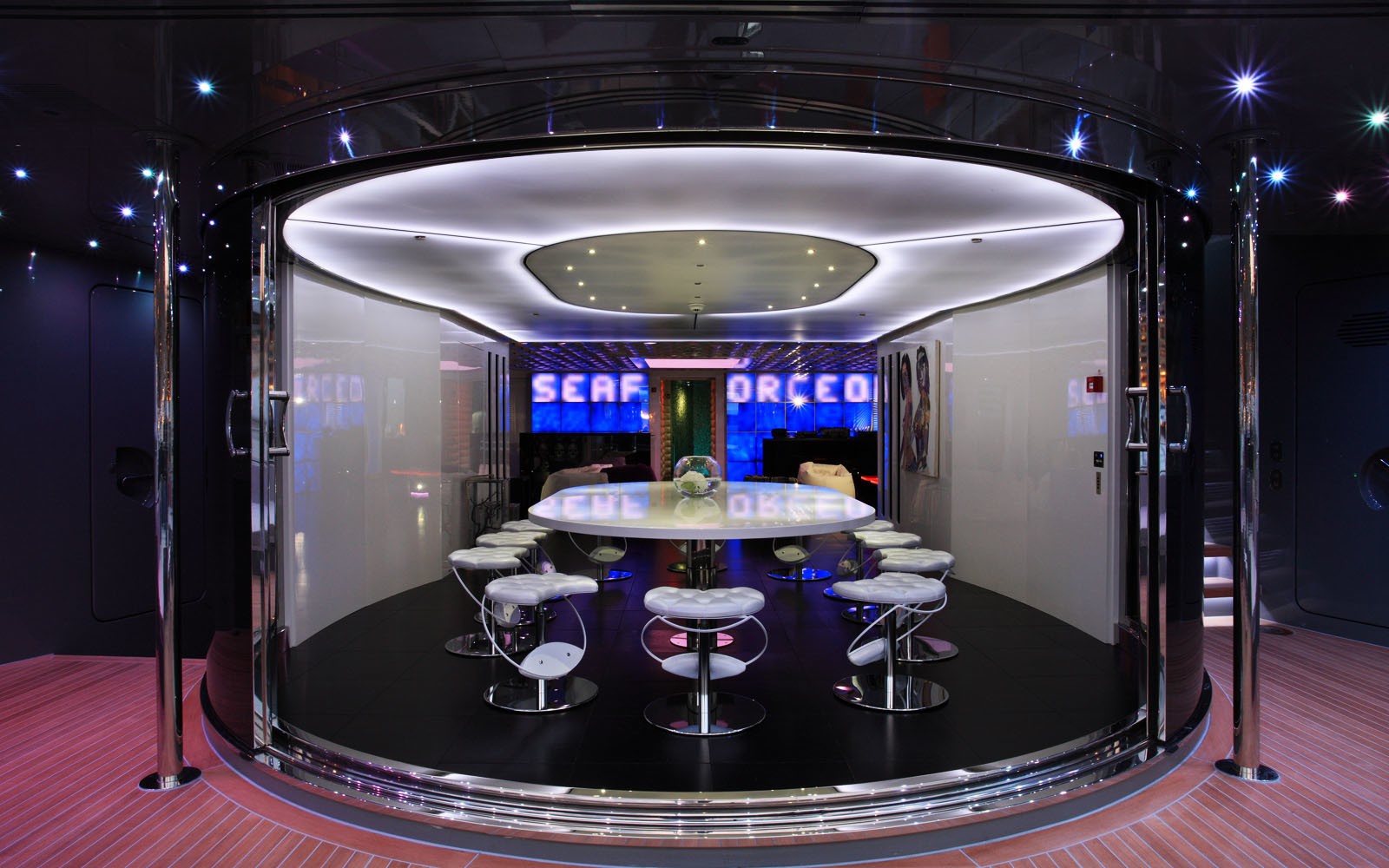 Yacht SEA FORCE ONE, Admiral | CHARTERWORLD Luxury Superyacht Charters